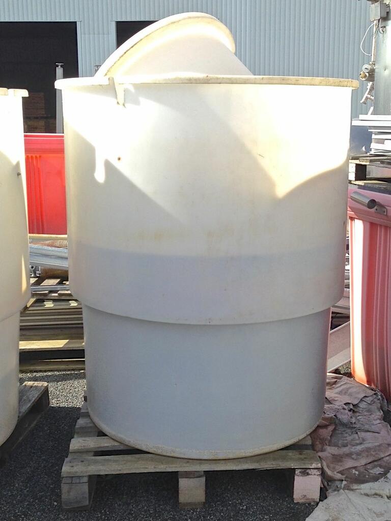 Bac de stockage PEHD avec couvercle 005711