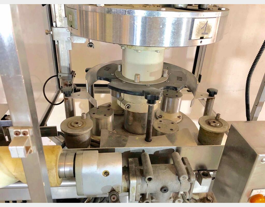 La boucheuse un matériel d'embouteillage | ARSILAC