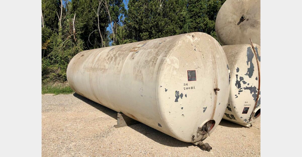 Coated steel tank - Horizontal - On steel cradles - 240 HL - 006851 - Used